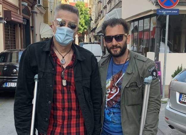 Da li se Đorđe David vraća na snimanje "Zvezda Granda" sa nogom u gipsu ...