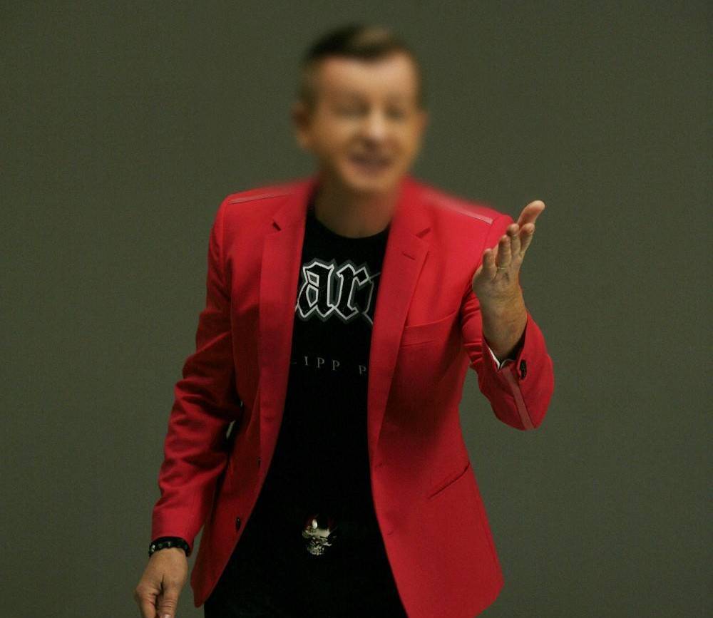 Pevač godinu dana živi u KOLIBI, završio u ZATVORU i zakukao „Nadam se ... Pevač godinu dana živi u KOLIBI, završio u ZATVORU i zakukao „Nadam se ...