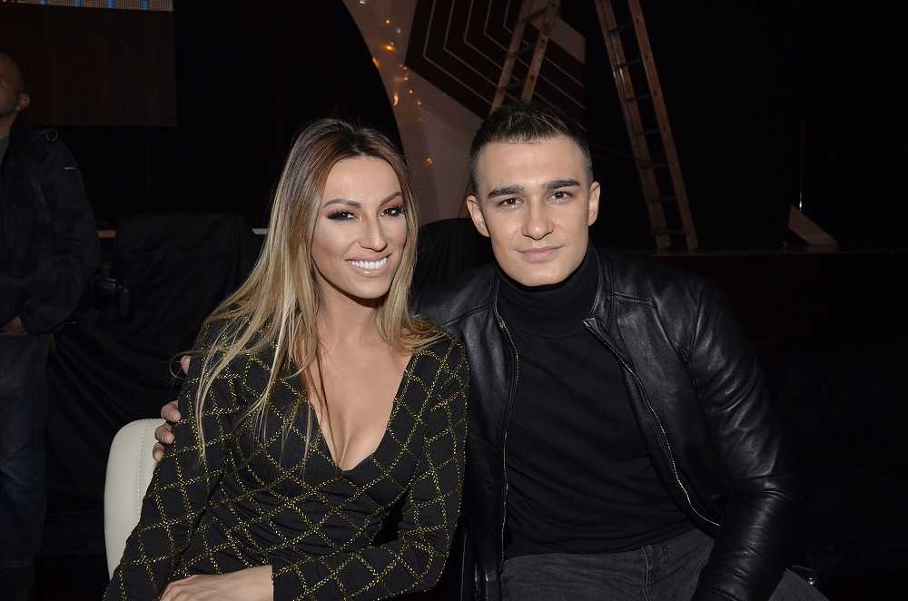 Ovako su zvezde Granda čestitale katolički Božić (FOTO) - Grand Online