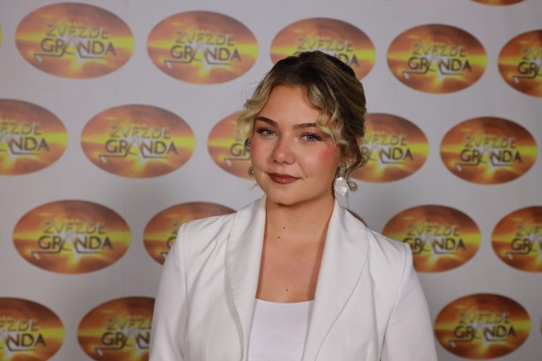 Ema Đurić - Grand Online