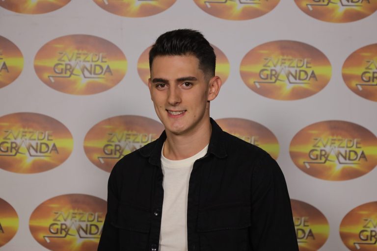 Amar Perviz - Grand Online